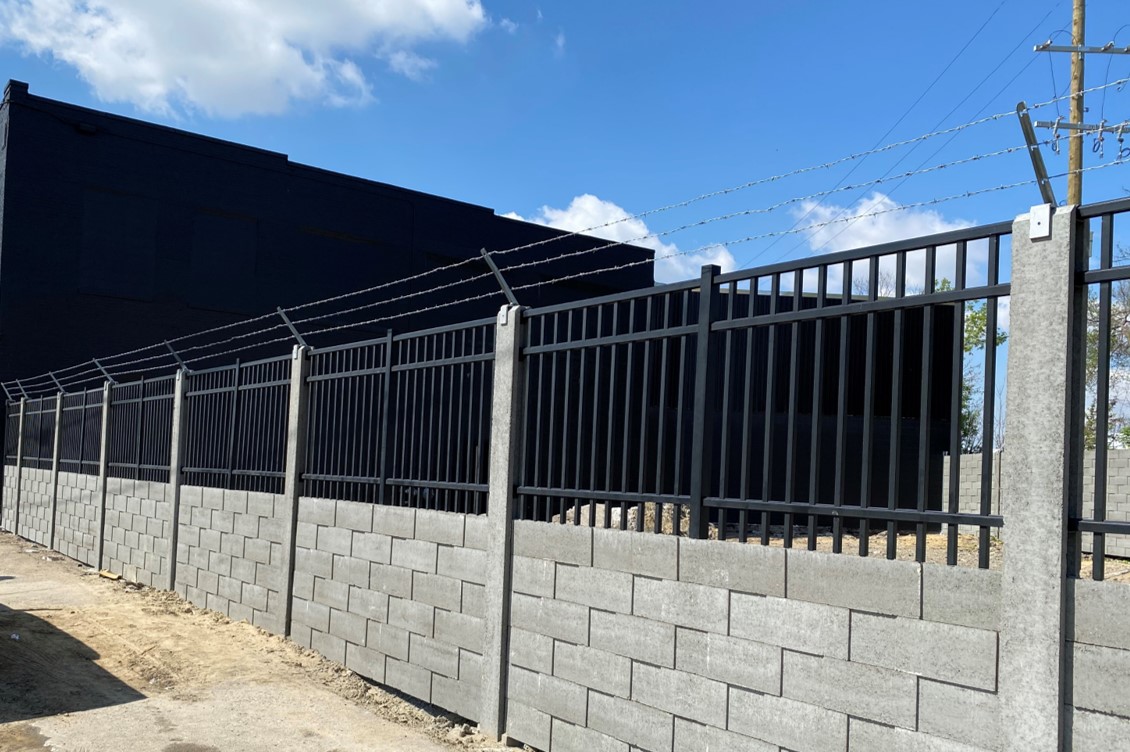 A Practical Understanding of Anti-Climb Fencing – Dura-Crete