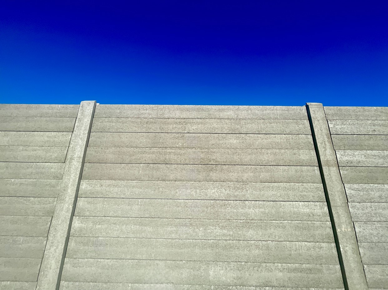 A Practical Understanding of Anti-Climb Fencing – Dura-Crete